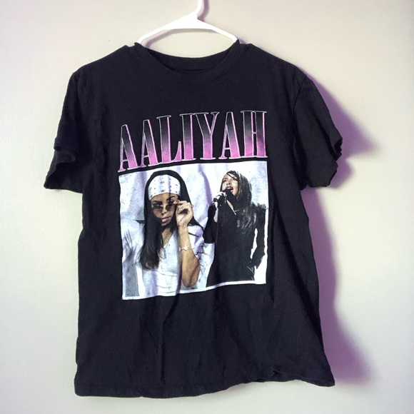 aaliyah | Tops | Aaliyah Shirt From Hot Topic Size Medium In Black ...